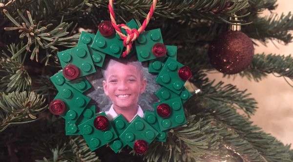 DIY LEGO Ornament Wreath Photo Craft for Christmas - Honey + Lime