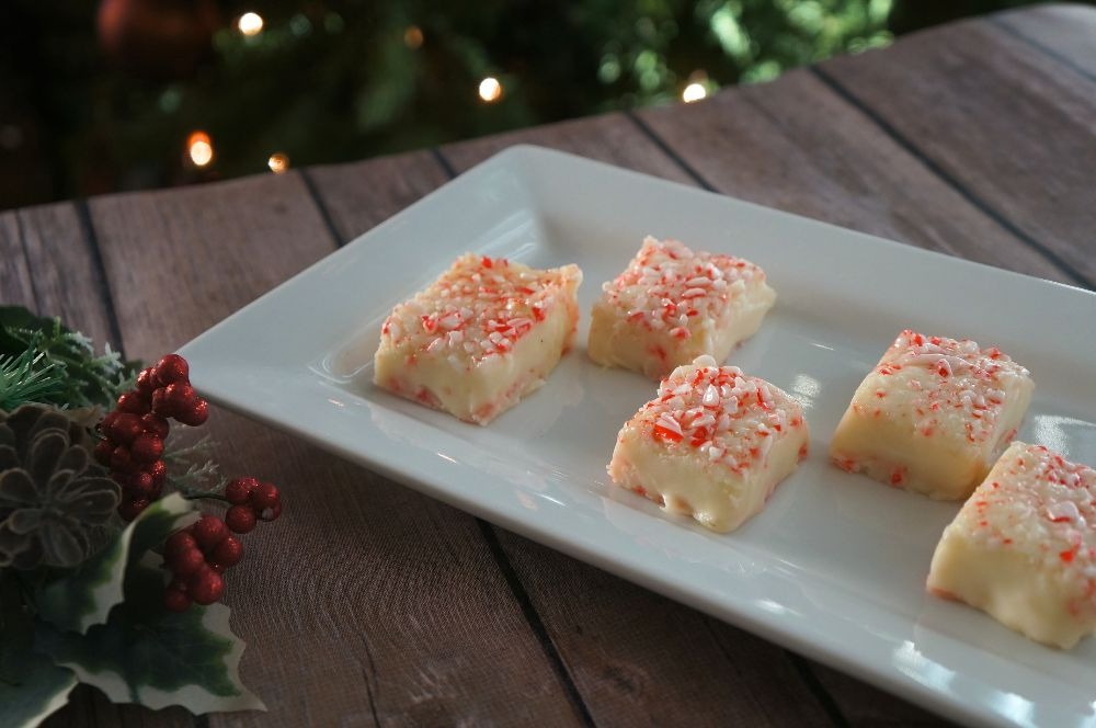 Easy White Chocolate Peppermint Fudge Recipe - A Sweet Holiday Treat!