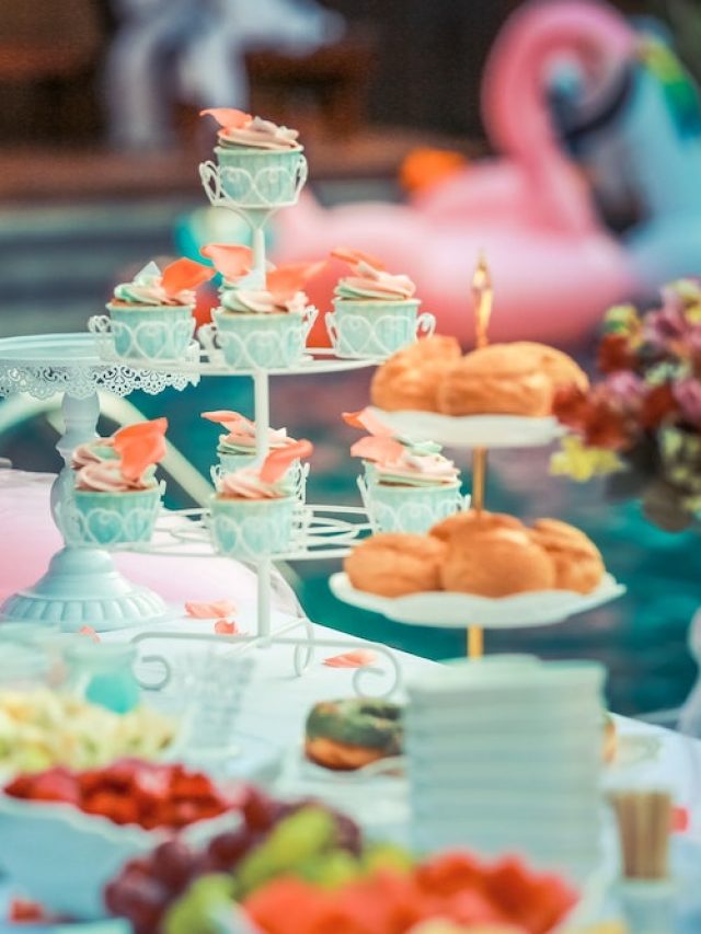 Fun pool party ideas - Invitations, decorations, games & more - Honey ...